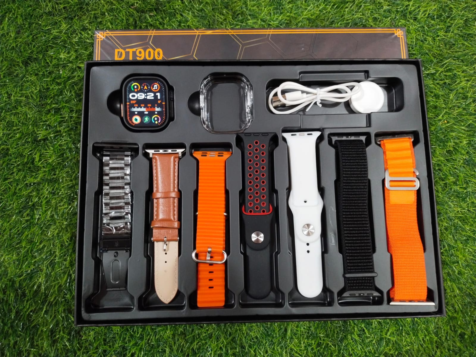 DT900 Ultra smart watch with 7 different straps and wireless charger ...