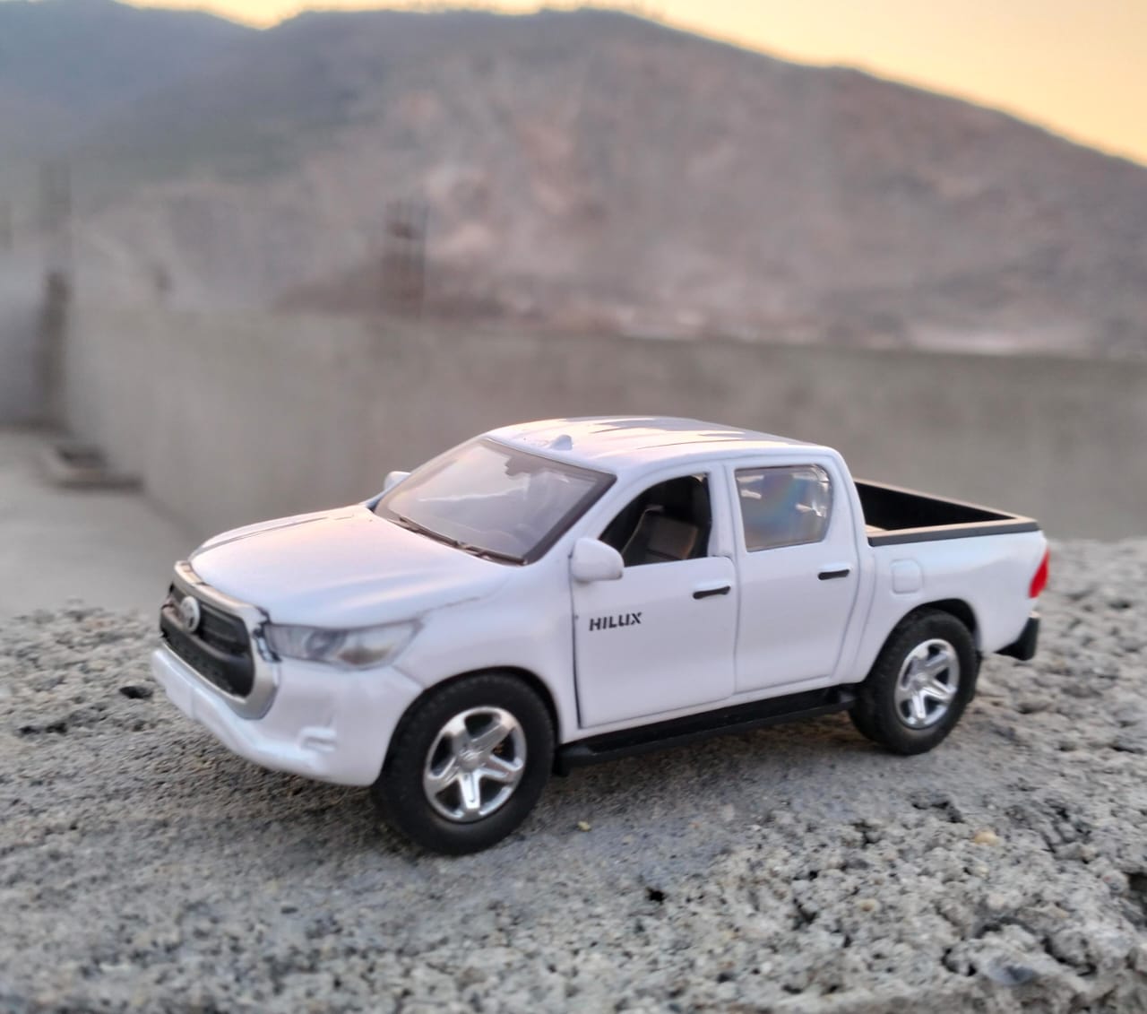 1:36 Scale Toyota Hilux - Vigo Dala Alloy Diecast Car Model With Light ...