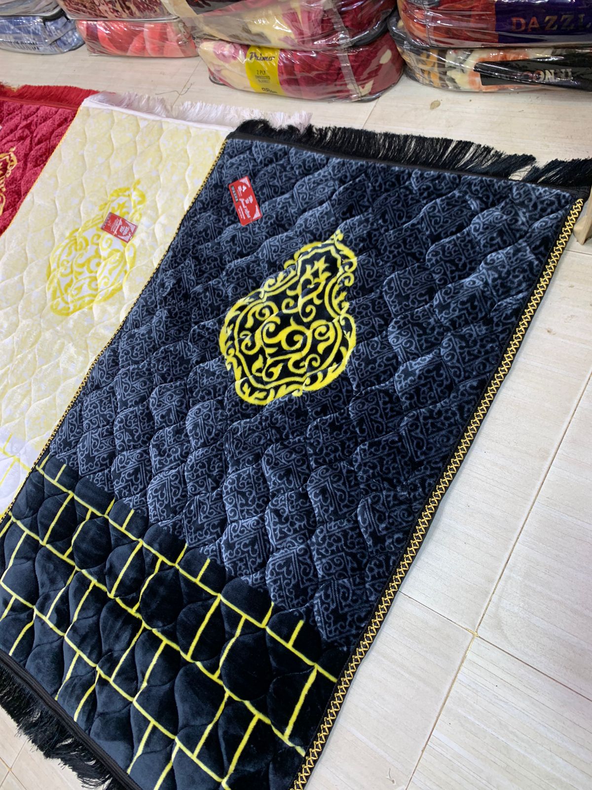 Prayer Mat Grey Velvet Jaye Namaz ( Jai Namaz) Good Quuality | Daraz.pk