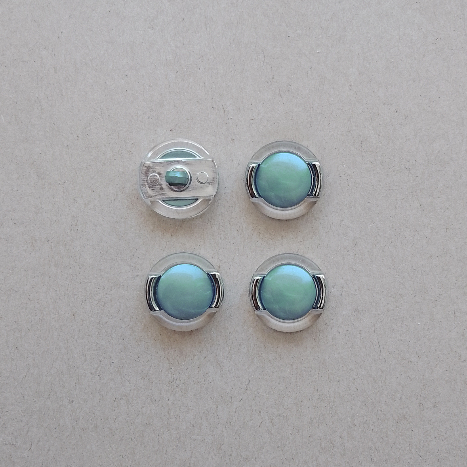 4-Pieces Pretty Fancy Premium Glass-Plastic Novelty Buttons in Assorted ...