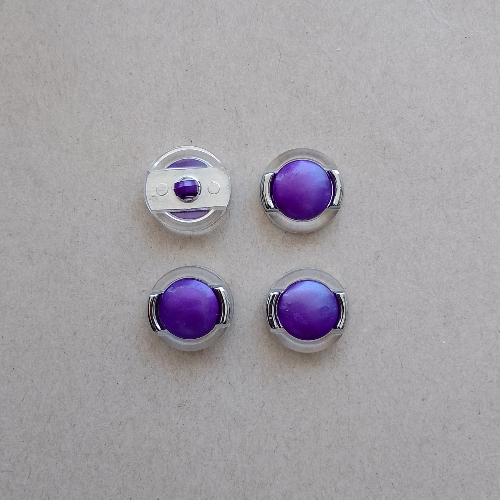 4-Pieces Pretty Fancy Premium Glass-Plastic Novelty Buttons in Assorted ...