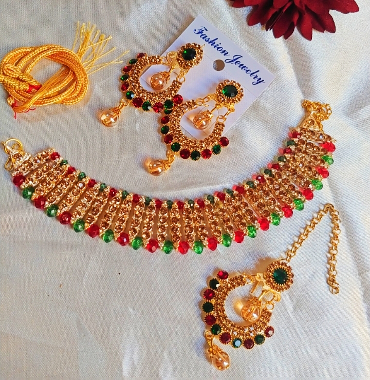 New Jewellery Collection Chooker Style Set With Beautyfull Ear Rings ...