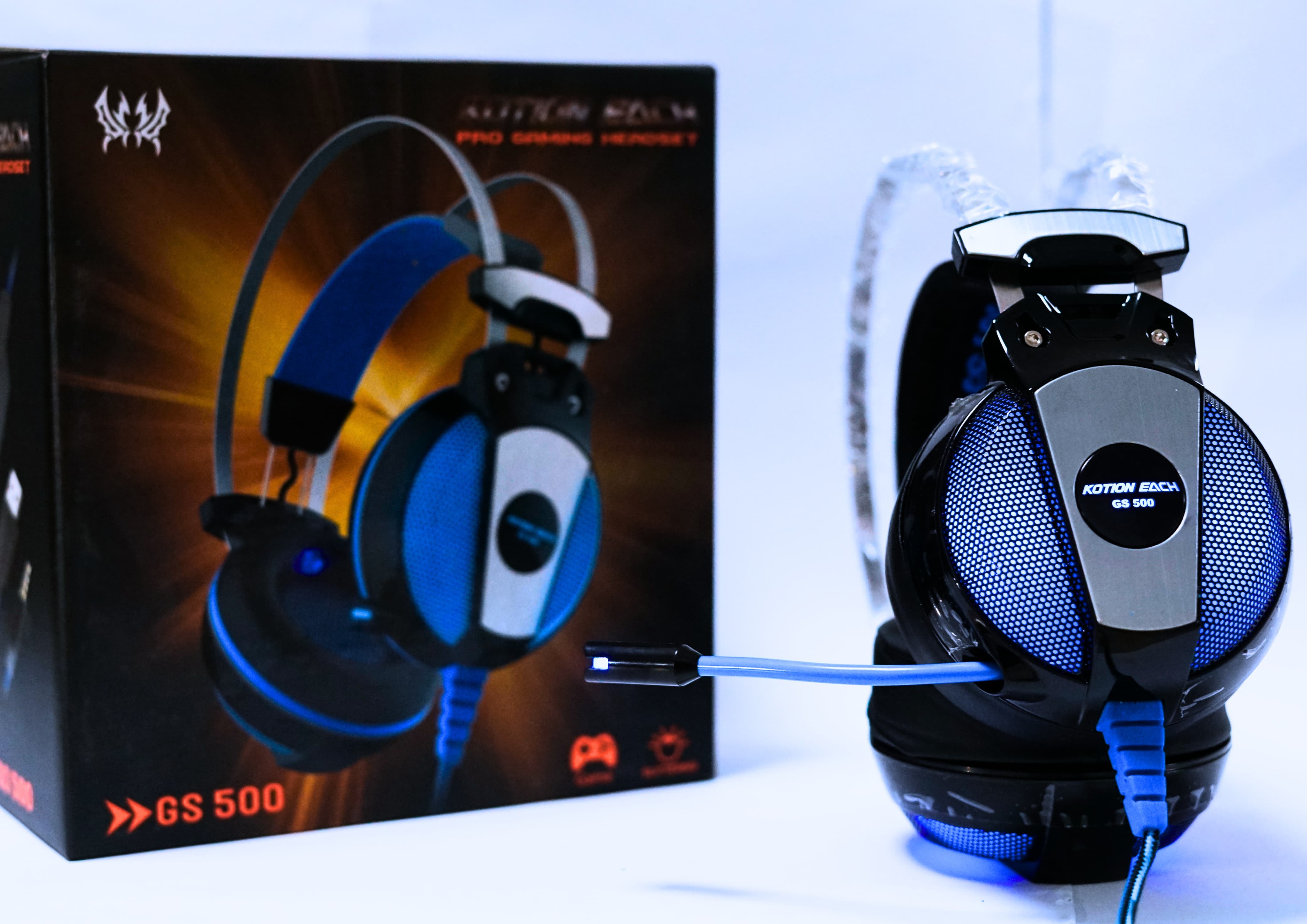 Kotion Each GS-500 Gaming headsets with blue light in speakers. Elegant ...