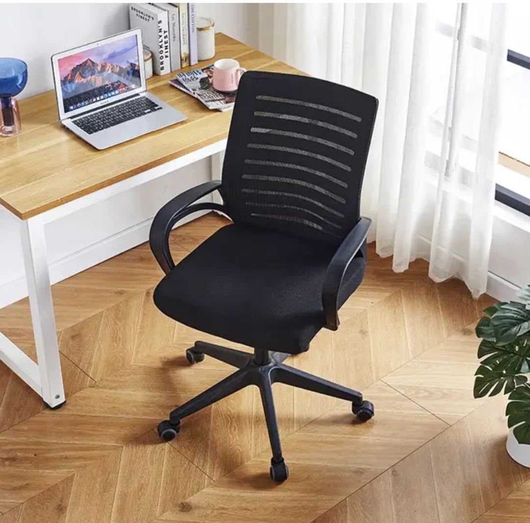 Executive Office Chair with Adjustable Height and Tilt Function ...