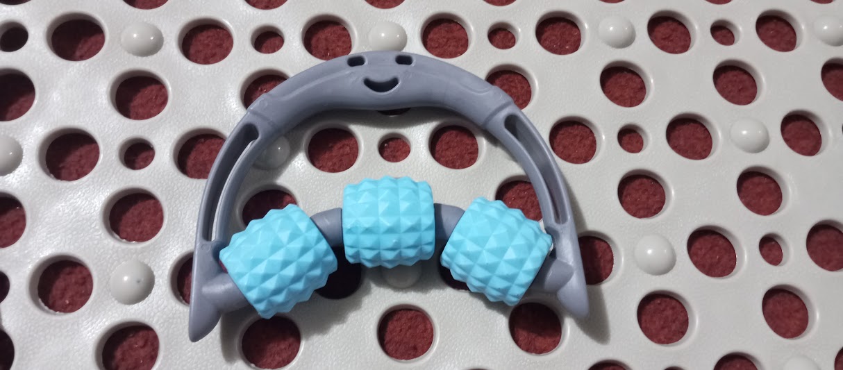 3-Wheel Trigger Point Roller Massager Used for Back Massage Forearm ...