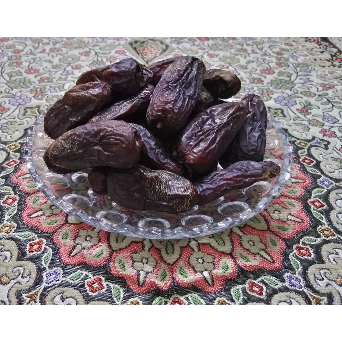 Premium Amber Dates (Large) from Madinah - 500 Gram Box | Daraz.pk