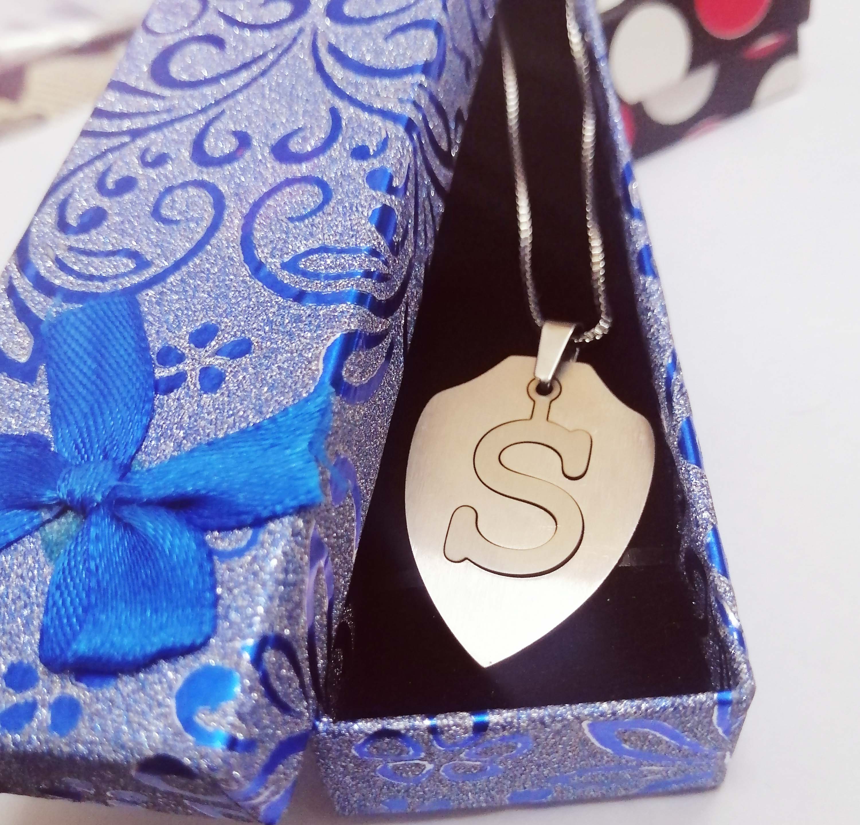 Silver Stylish Locket Alphabet S High Quality For Girls And Boyes ...