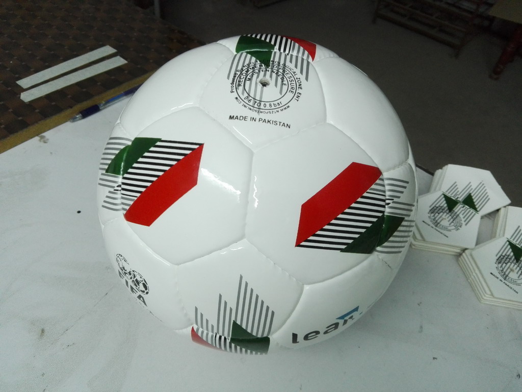 1-PC PAKA Professional Match Soccer Ball NATIVO Football Size 5 Circ ...