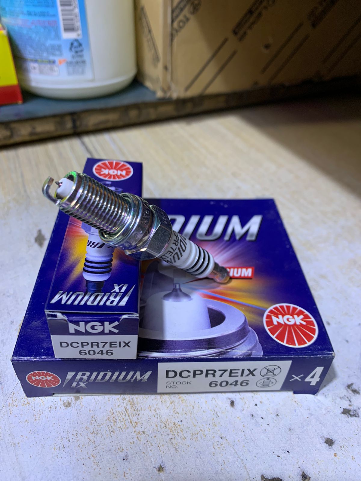 NGK Spark PLUG- Iridium Spark Plug for HONDA 125 / Deluxe DPR8EIX-9 ...
