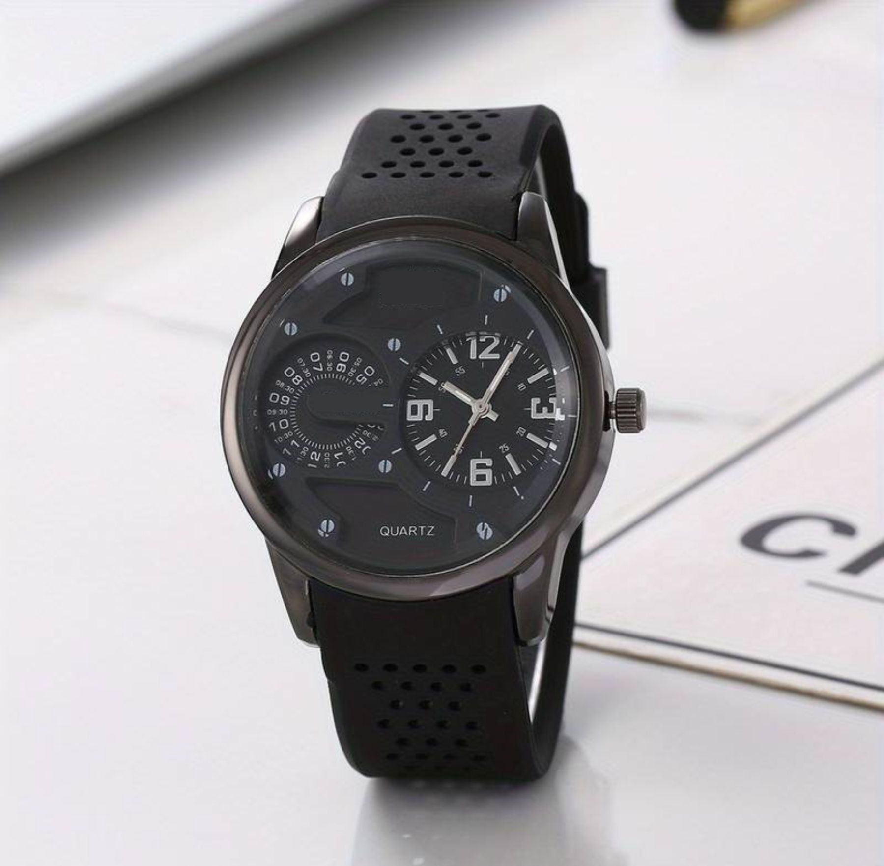 100% IMPORTED QUALITY Men Silicone Strap Round Dail Watch | Daraz.pk