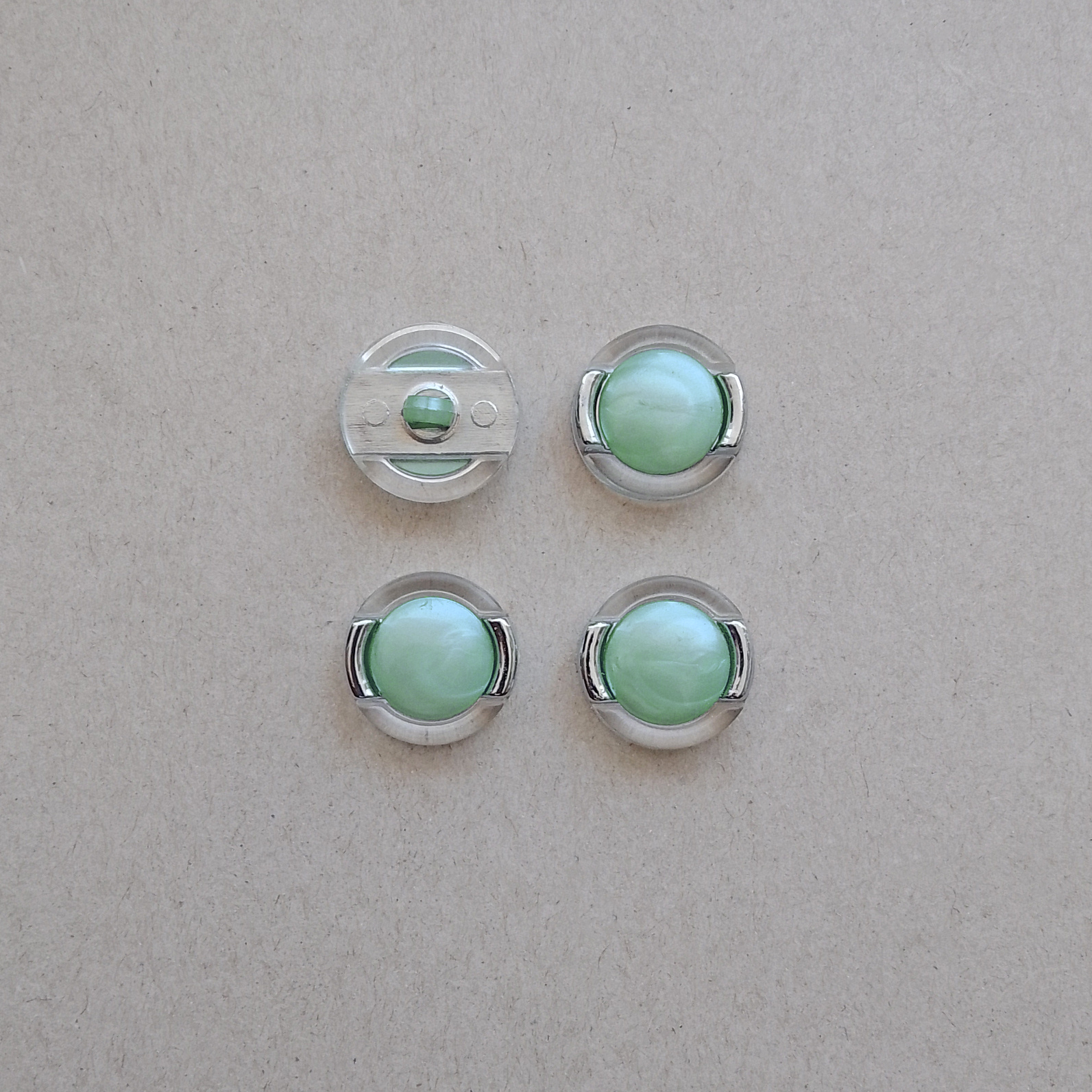 4-Pieces Pretty Fancy Premium Glass-Plastic Novelty Buttons in Assorted ...