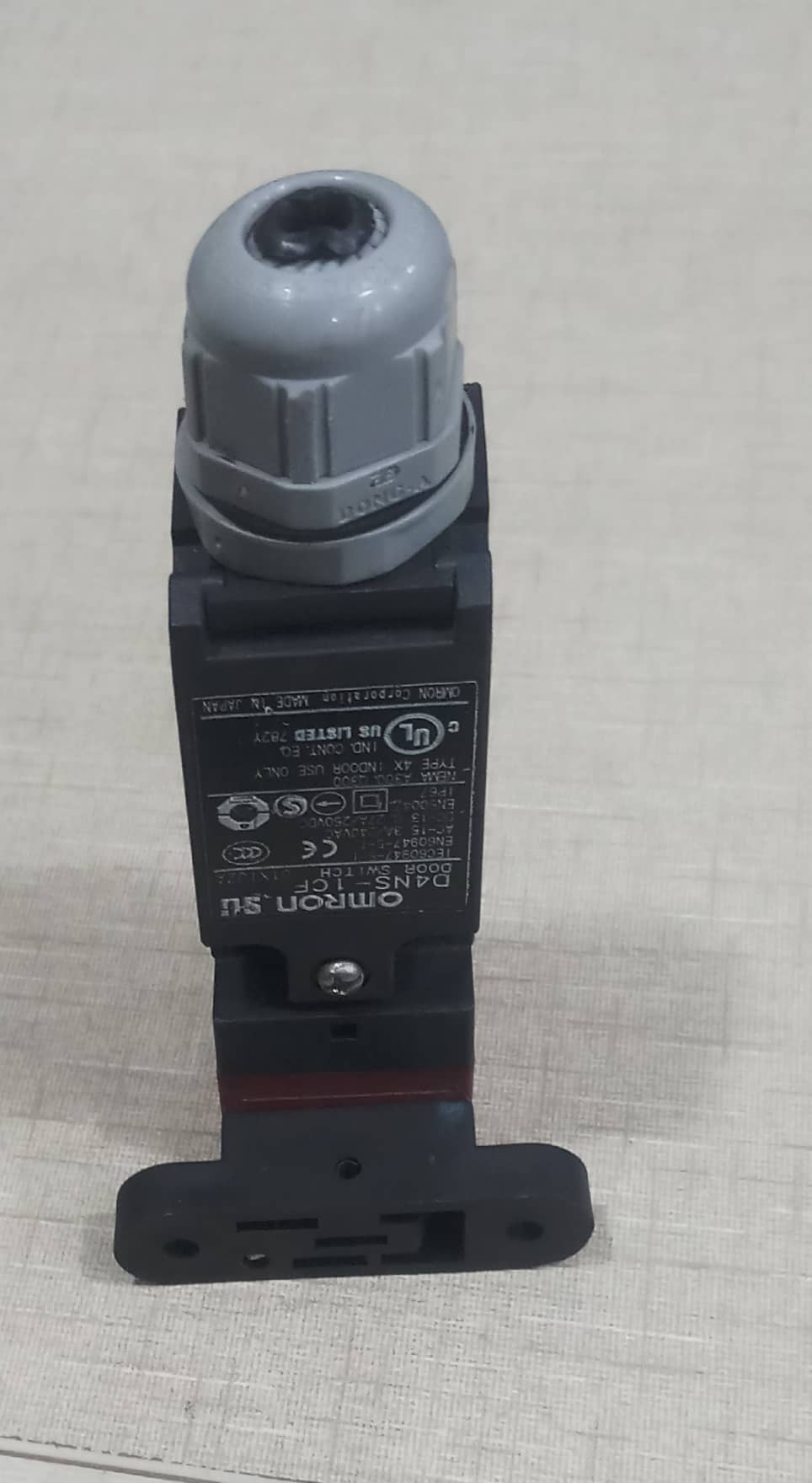 OMRON D4NS-1CF Safety-Door Switch | Daraz.pk