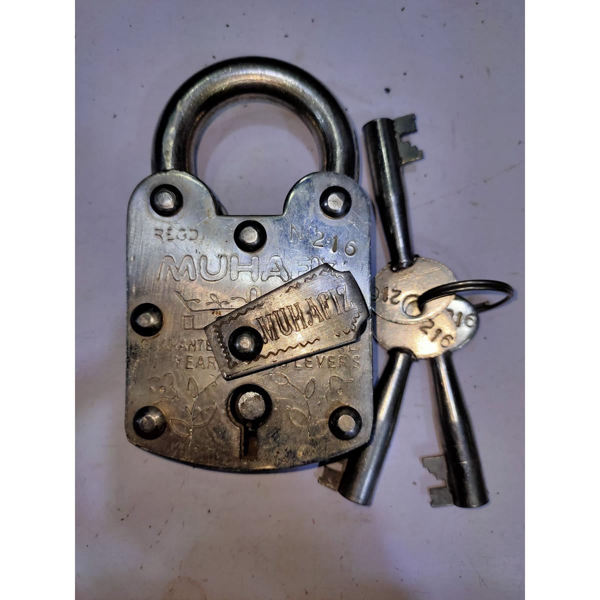 pad lock heavy duty desi pad lock with two keys | Daraz.pk