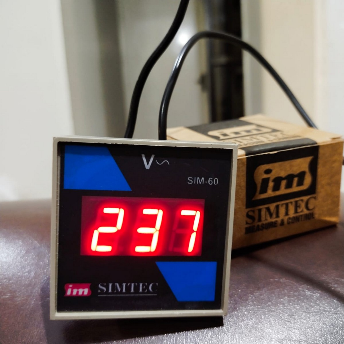 Panel VOLT METER AC MEASURE 60 V TO 250 V 6 X 6 X 4 CM Box pack | Daraz.pk