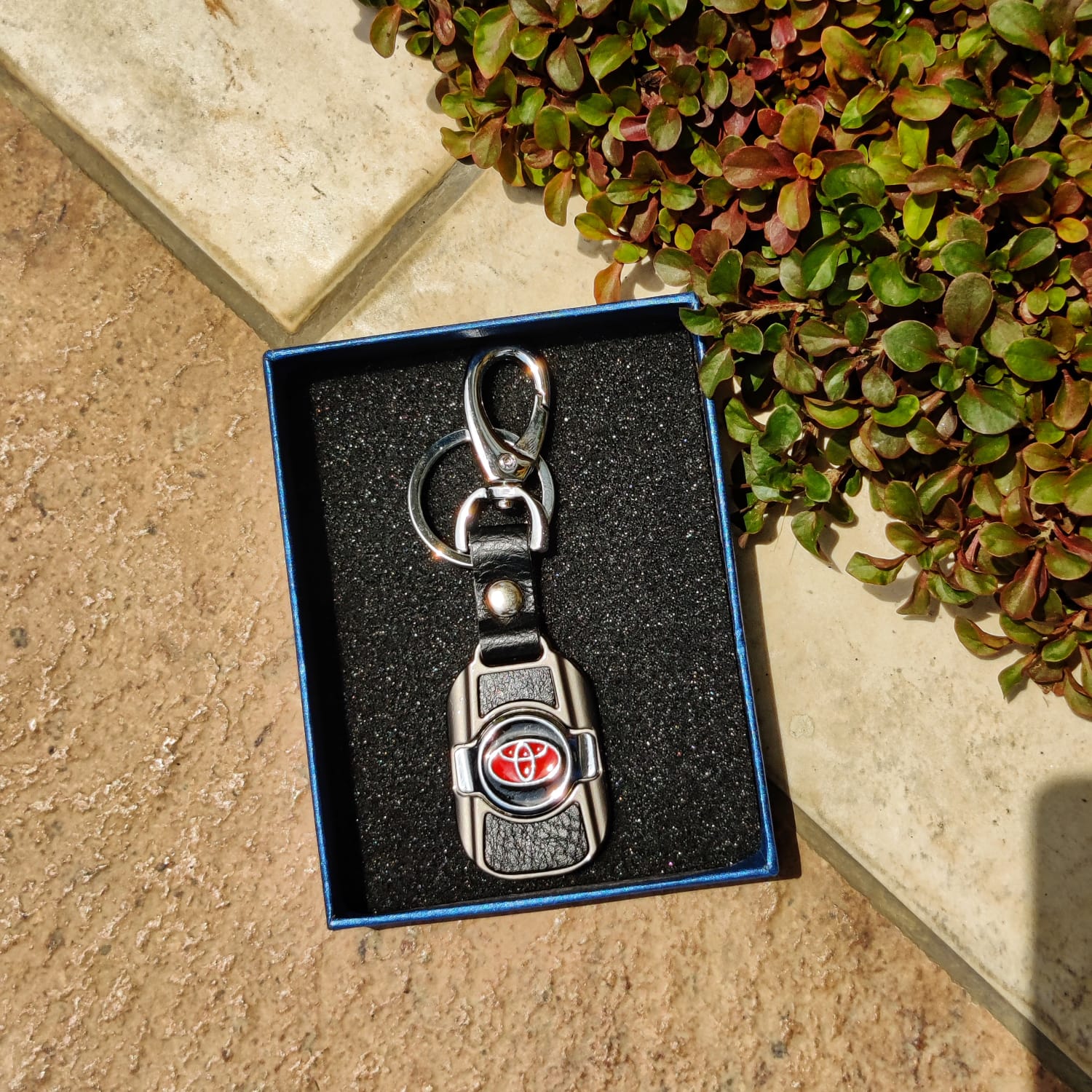 Toyota Metal and Leather Premium Keychain For Toyota Yaris Vitz Prius ...