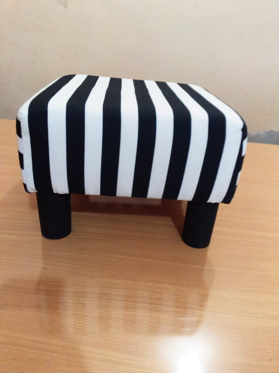 Pack of 2 foot rest / wood stool/living room furniture/ottoman/stool ...