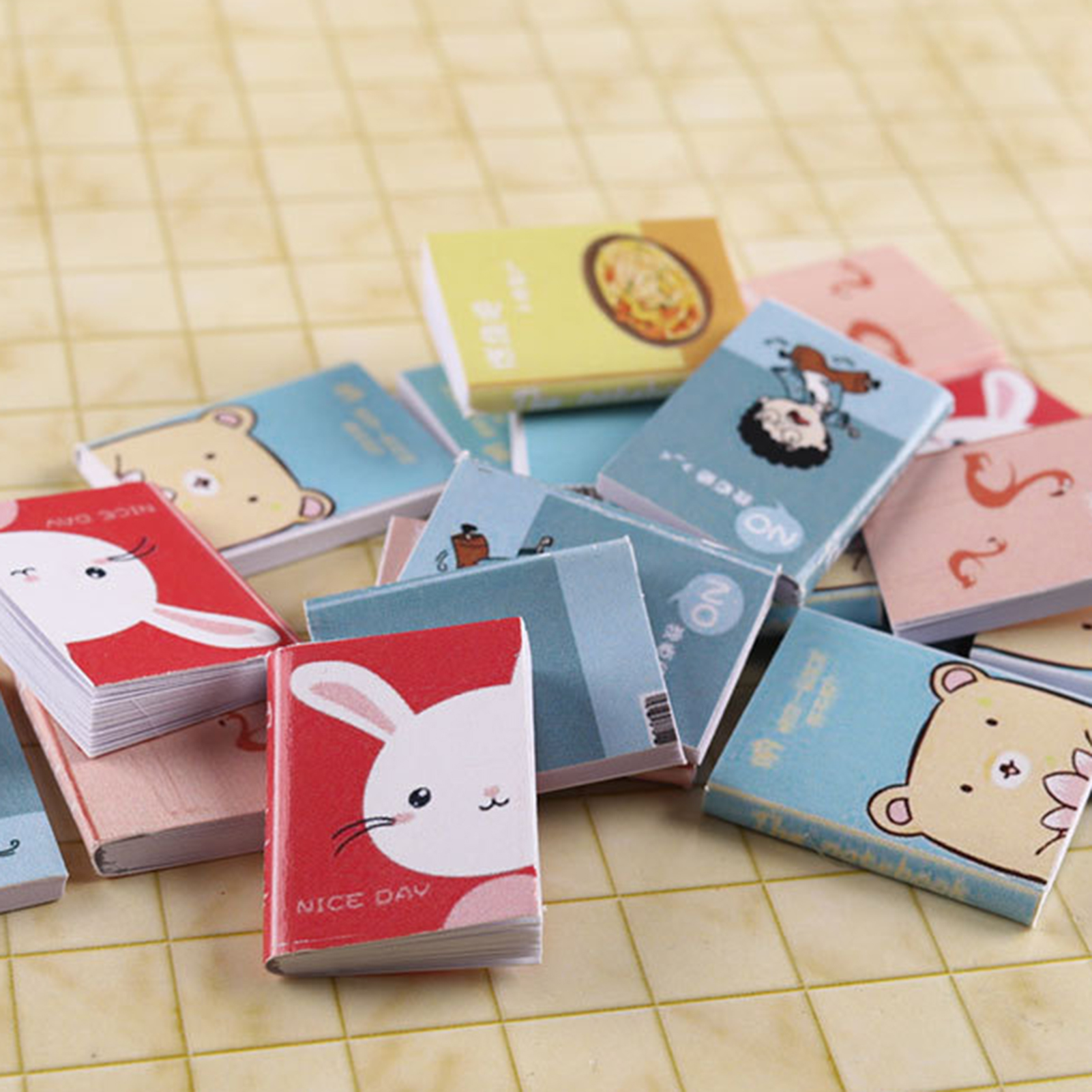 Dollhous Model Mini 1:12 Scale Dollhouse Scene Model Cartoon Book ...