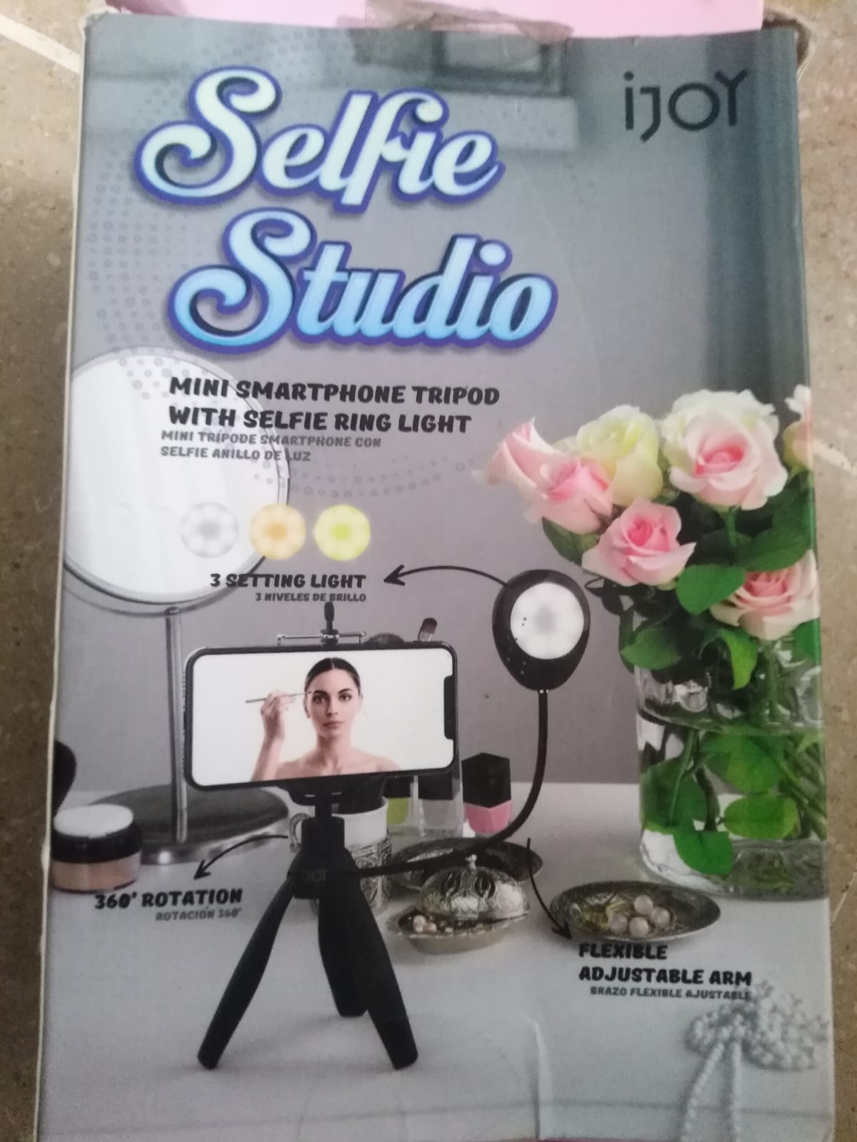 iJoy Selfie Studio Kit: Selfie Content Creator Studio with LED Light ...