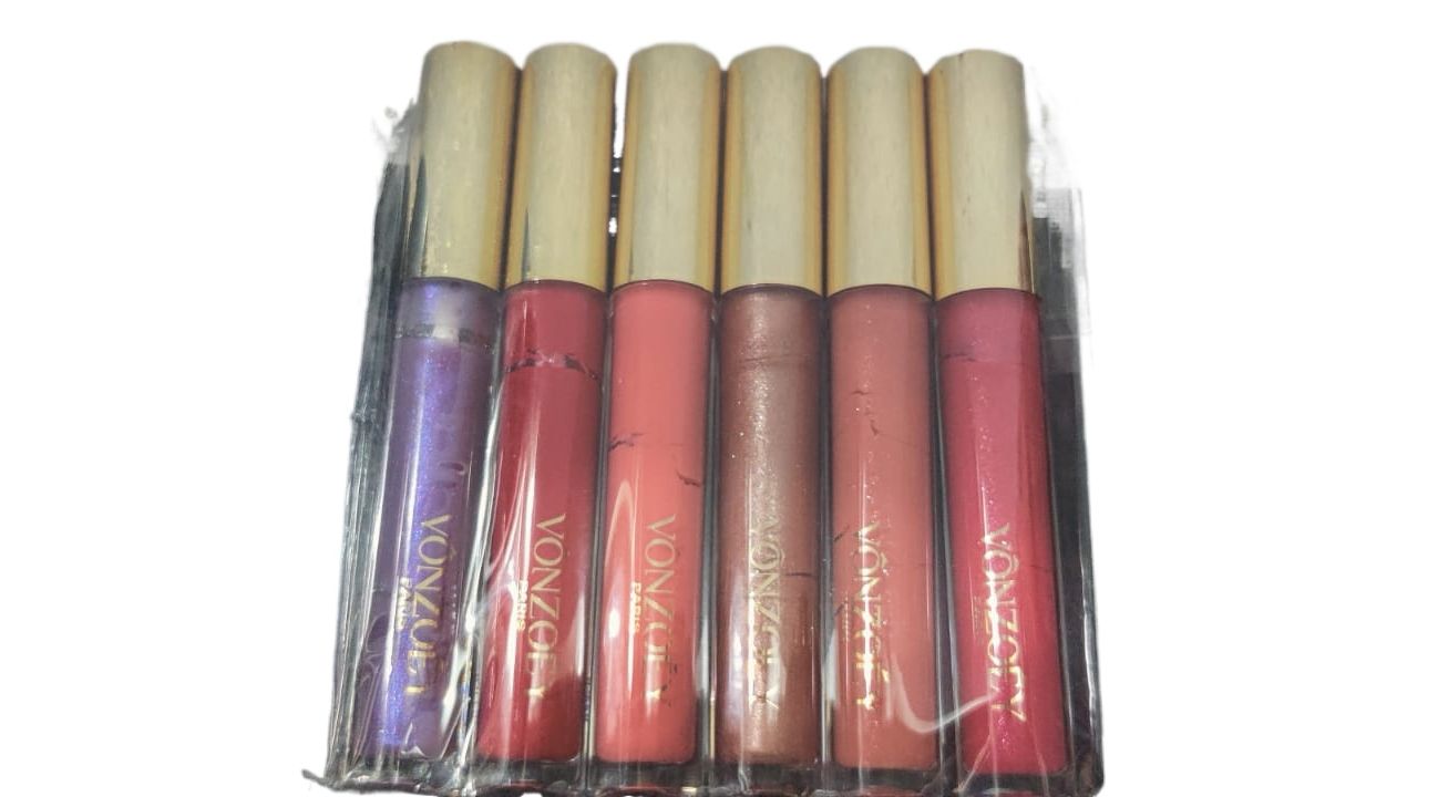 6 colors lip gloss to provide your lips with maximum moisture and ...