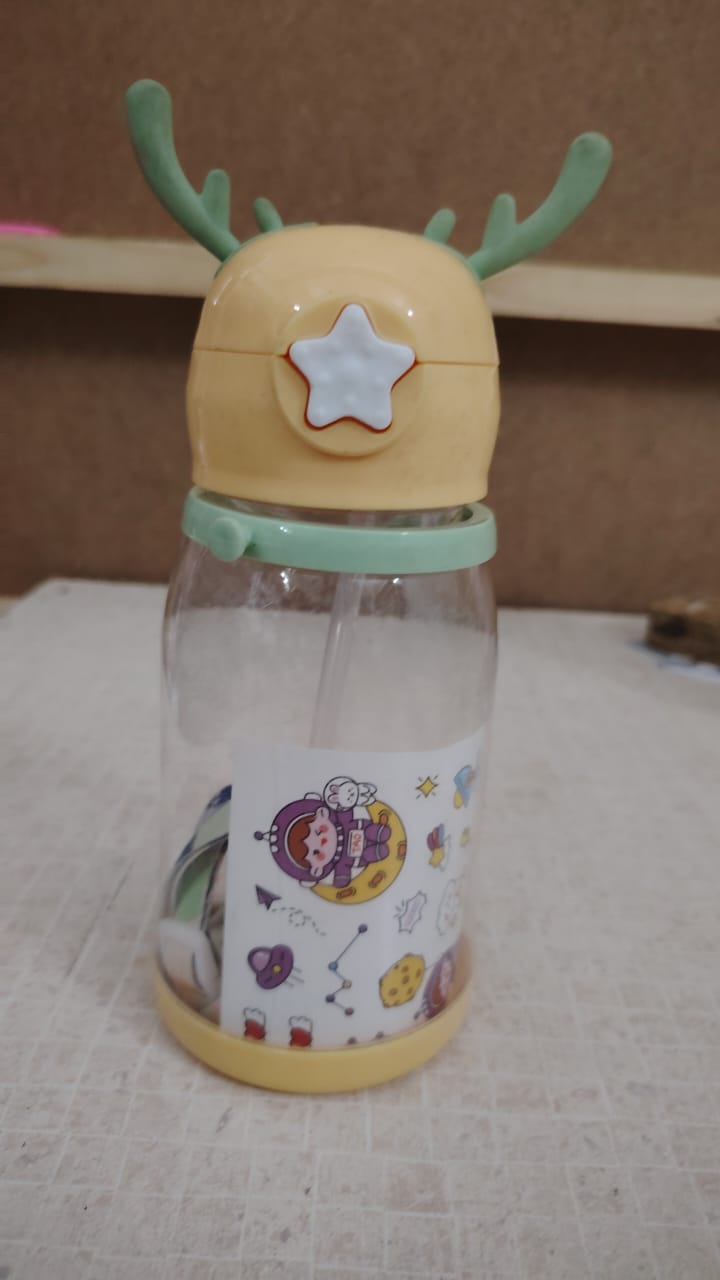 Kids Sipper Water Bottle with Straw Strap And Stricker Sipper Water ...