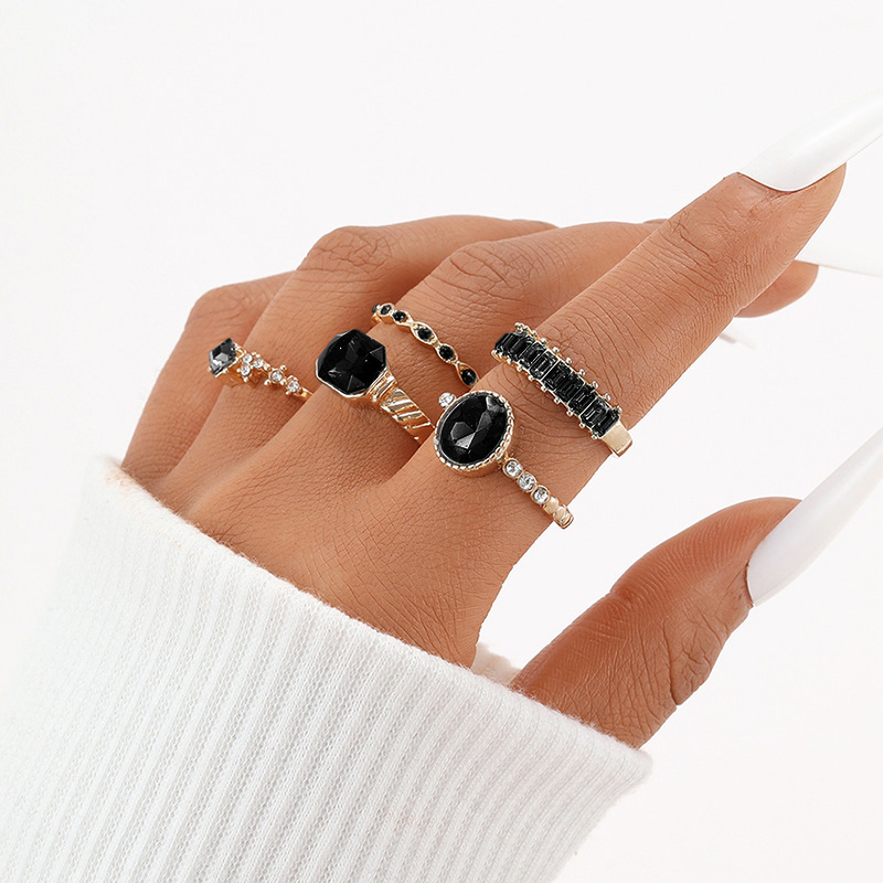 CLARA - Full Crystal Purple Ring Set | Daraz.pk