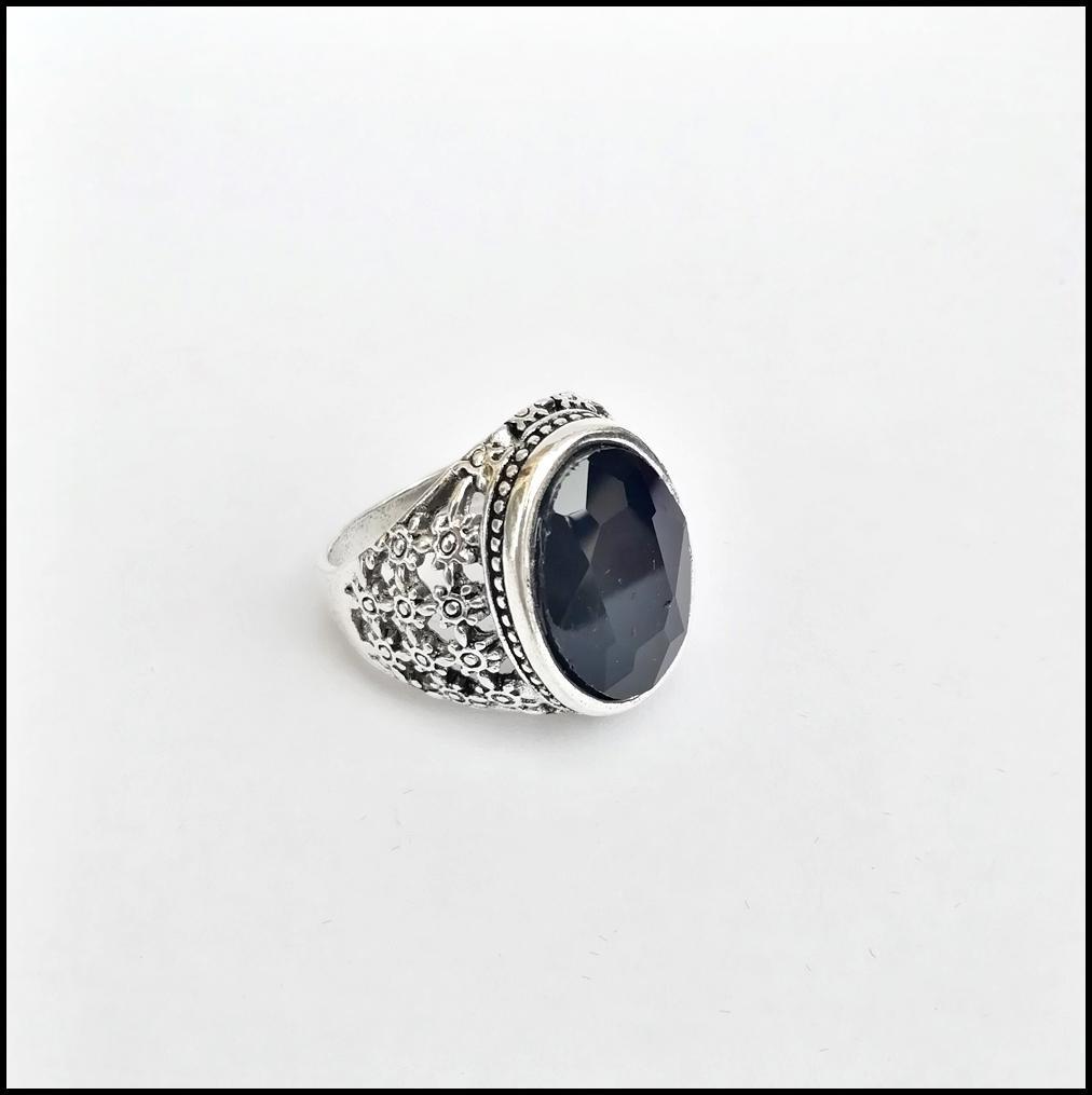 Silver Stainless Elegant Black Stone Ring For Men Price in Pakistan ...