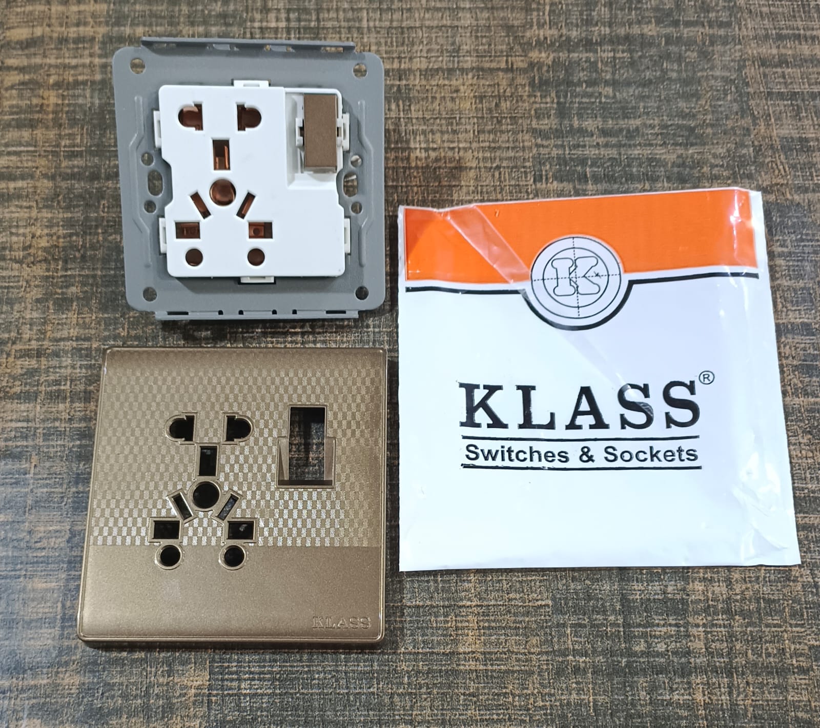 Klass Light Plug 5 in 1 Switches and Sockets Metal Base, Copper Points ...