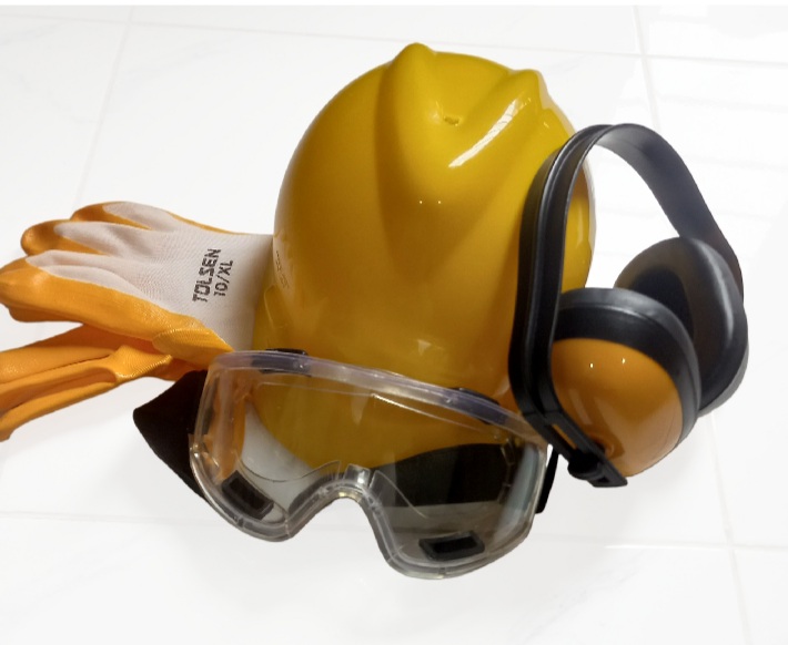 MSA V-Guard Safety Helmet with Safety Goggles, Branded Gloves and ...