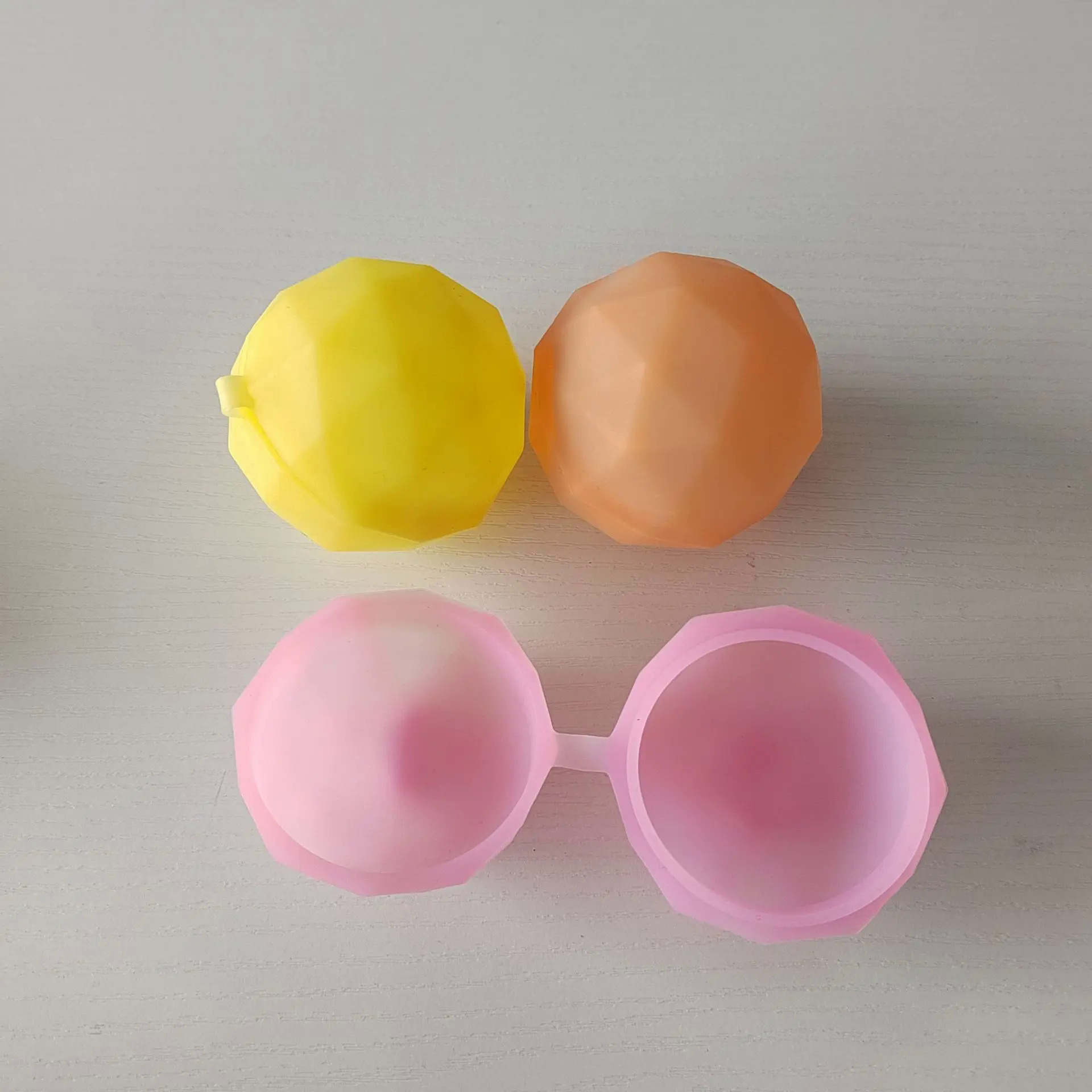 New 4Pc Cute Reuable Water Balloon Quick Fill ilicone elf-ealing Water ...