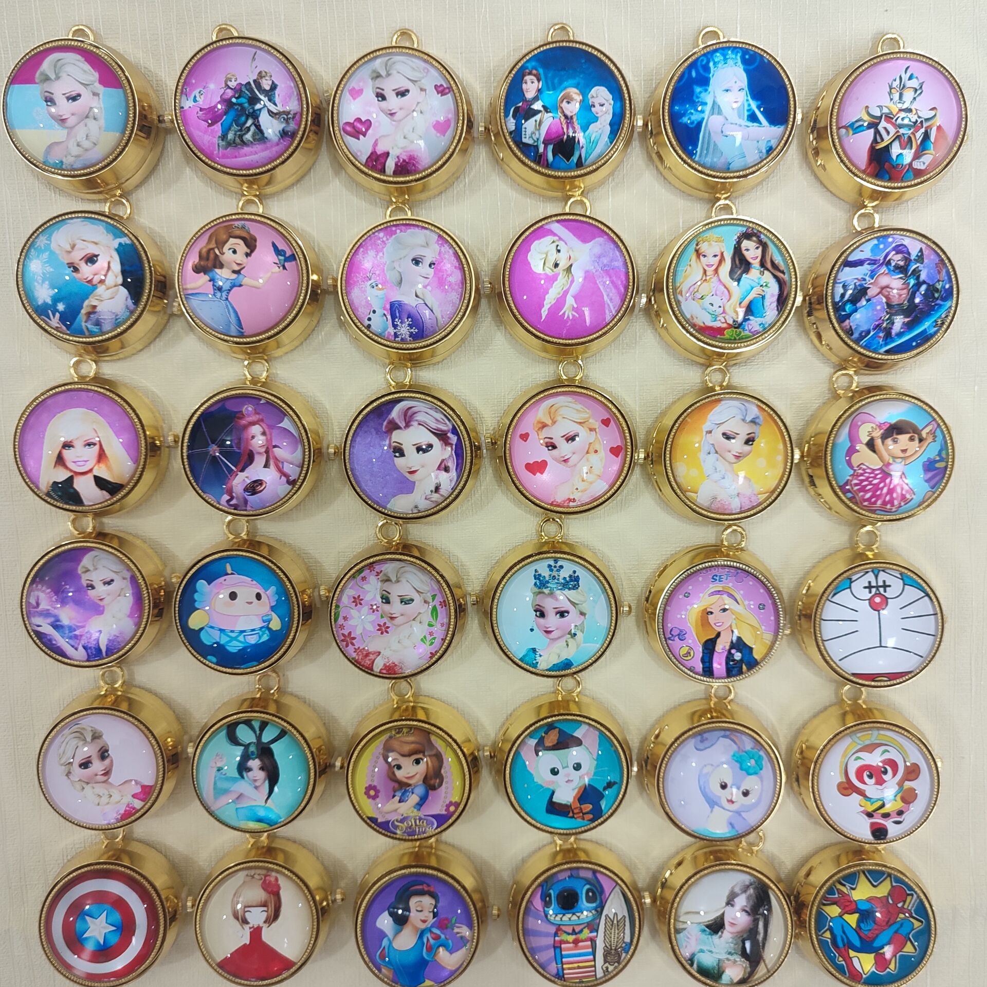 Factory in Stock Rotating Pocket Watch Surrounding the Game Children ...