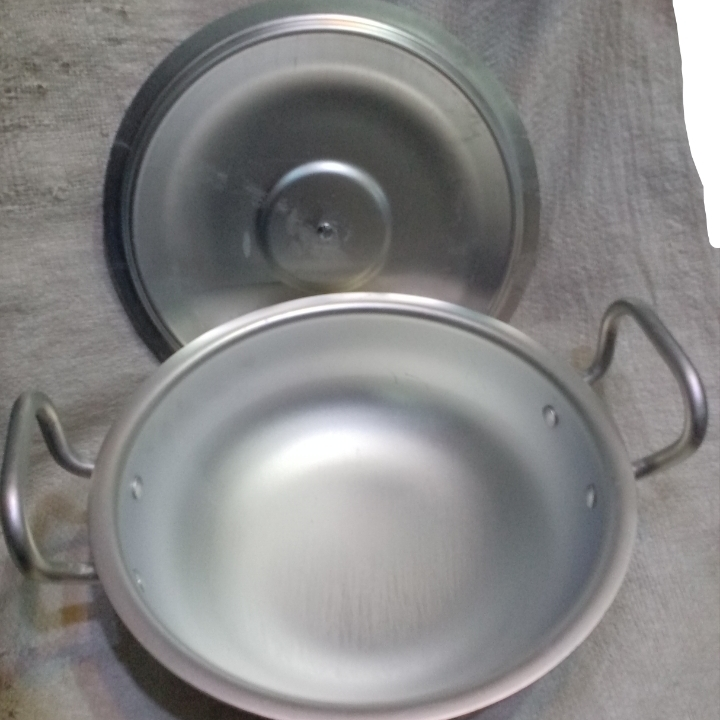 SIlver Karahi OMEGA Kitchen ware cooking With Silver Lid Silver handel ...