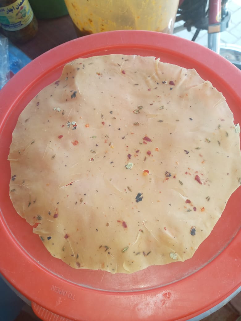 Spicy Papad Special Made of Maanh Daal 1 KG 60x Pieces Spicy Flavor ...