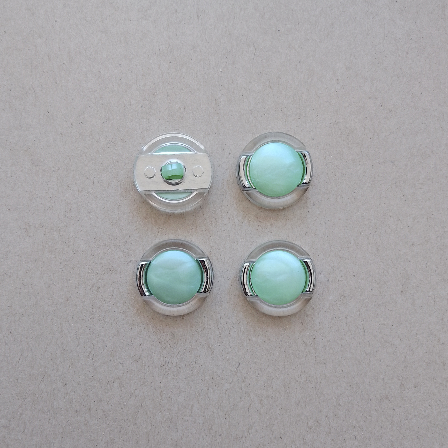 4-Pieces Pretty Fancy Premium Glass-Plastic Novelty Buttons in Assorted ...