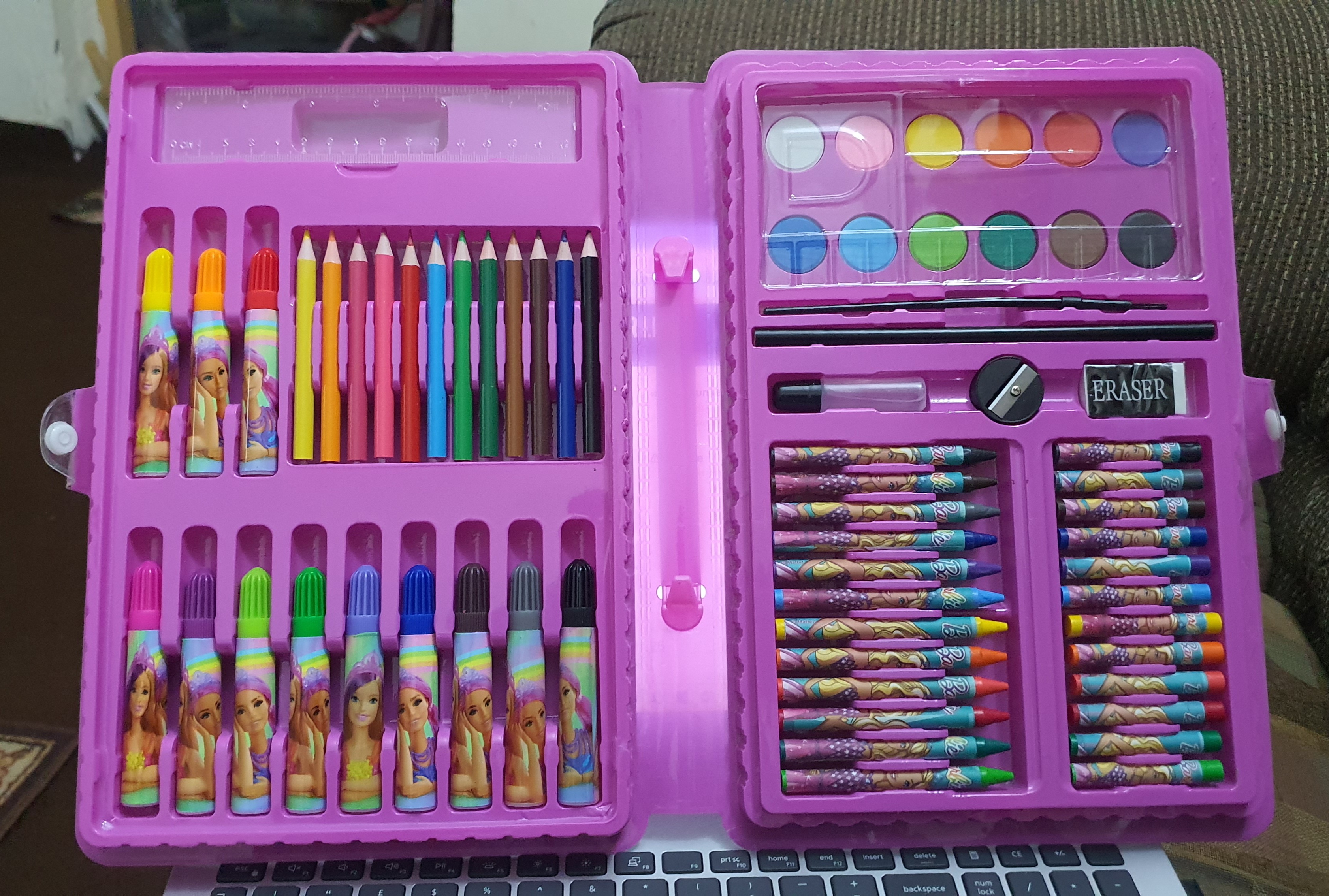 42,50,54,68,150,168 Hello Kitty Princess Frozen Barbie Artist Drawing ...