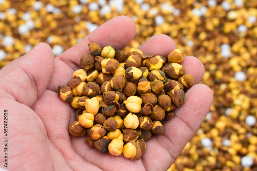 Bhunay Chanay / Roasted Chickpea 1 KG | Daraz.pk