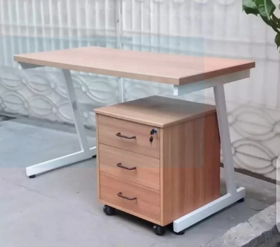 Spacious Computer Desk with 3 Drawers, Home and Office Desk, Study ...