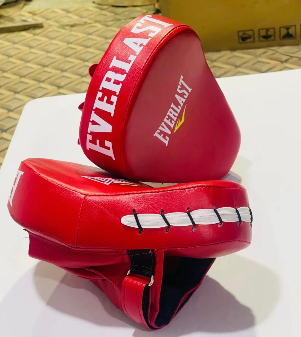 Everlast Boxing Training Focus Pad - Curved Boxing Training Punch Mitts ...
