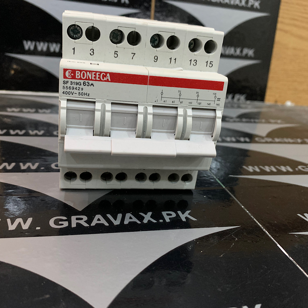 Changeover breaker 4 pole l o l 63A 3 position | Daraz.pk
