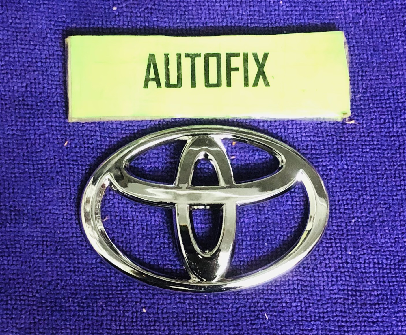 Toyota plastic steering Logo Silver 2.5 Inches 01 PC | Daraz.pk
