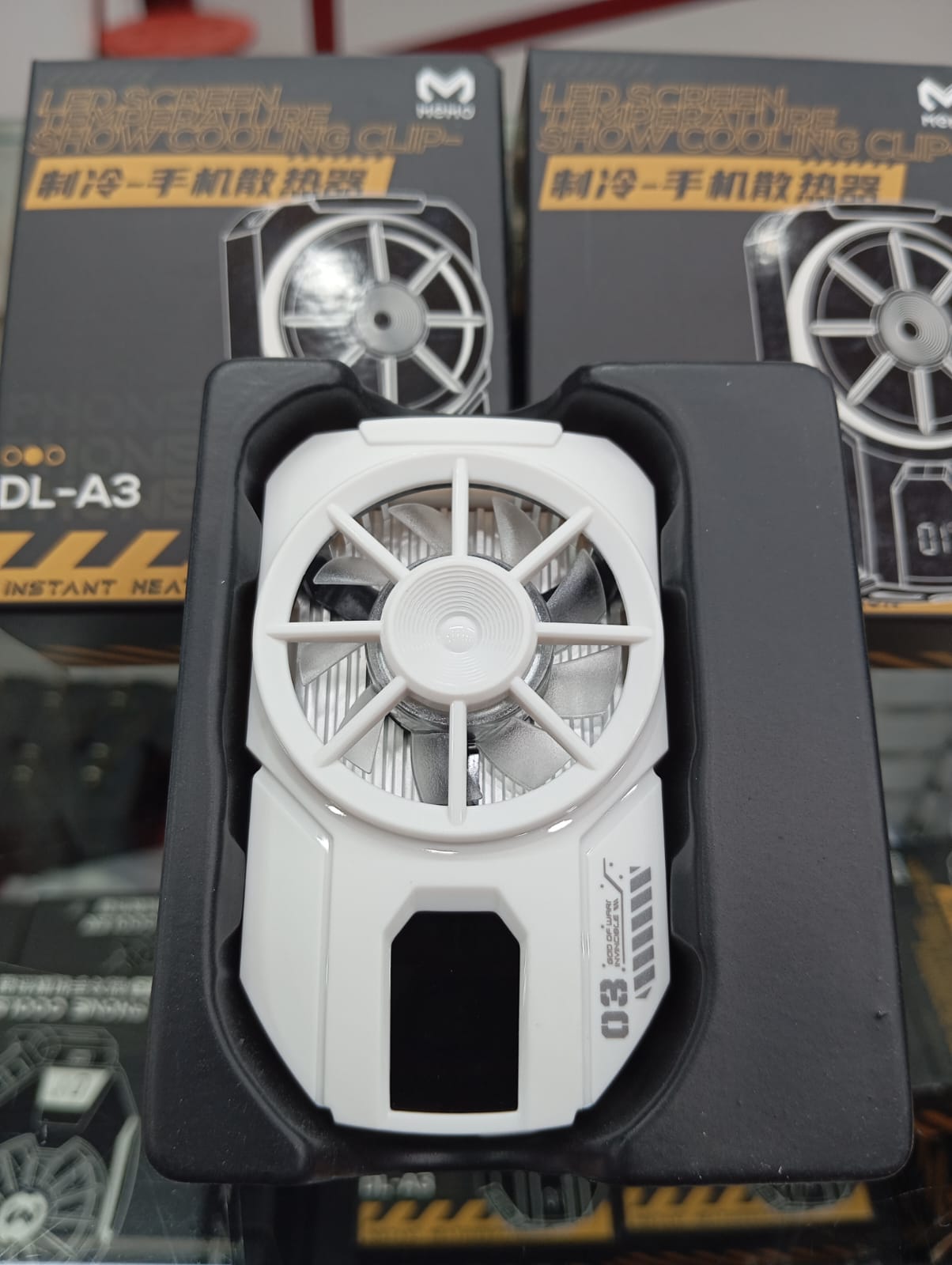 MEMO DL-A3 Cooling fan for mobile phone. MEMO cooling fan for gaming ...