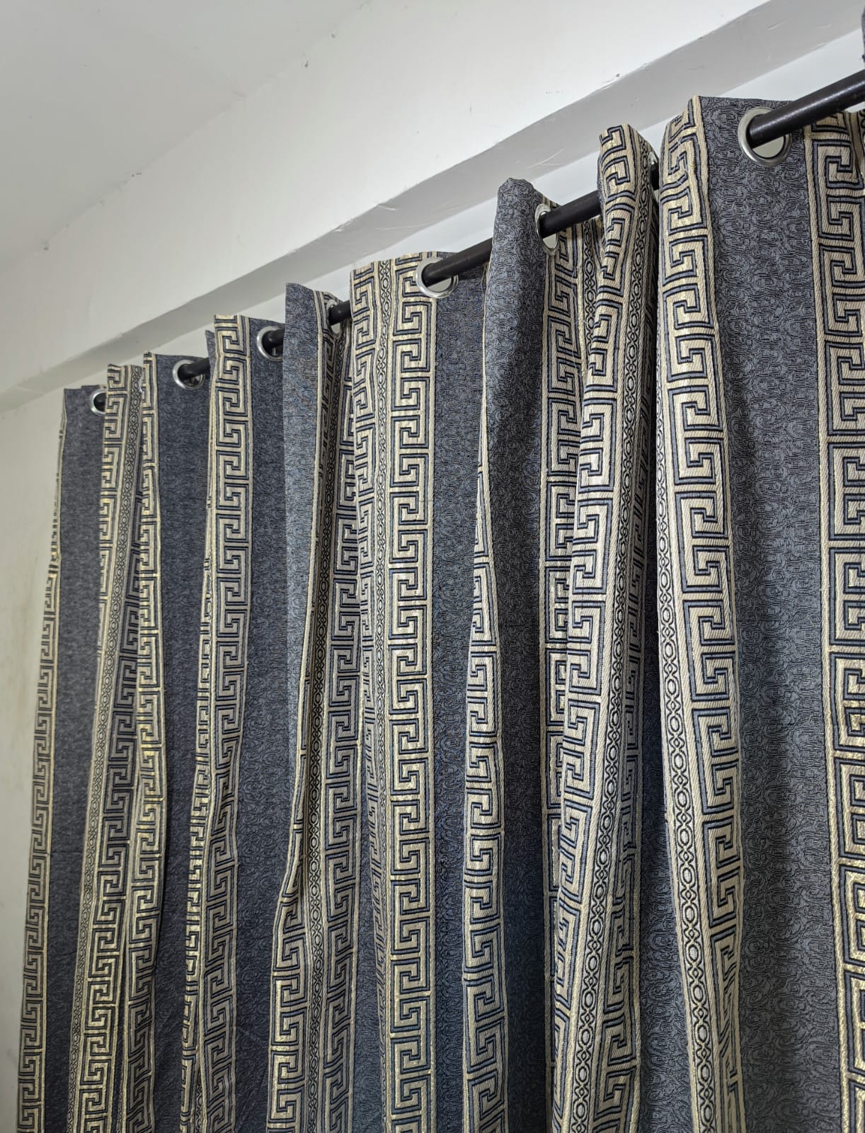 Fancy Jeqaured Velvet Curtains / pardy ready made PREMIUM LOOK TO YOUR ...