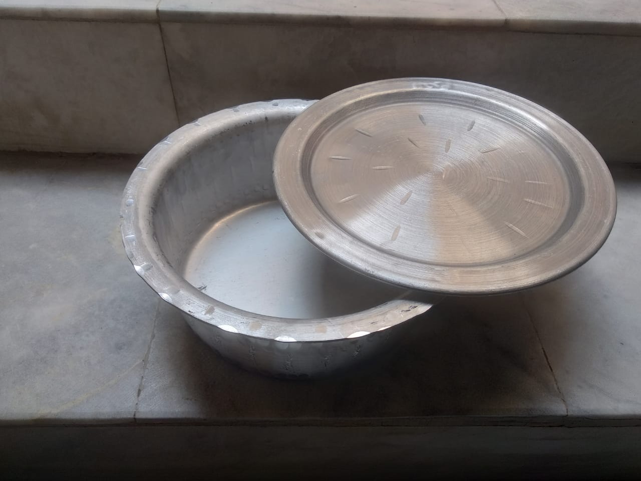 Cooking Pot Salan Pateela Degchi with Lid For 1kg Cooking | Daraz.pk