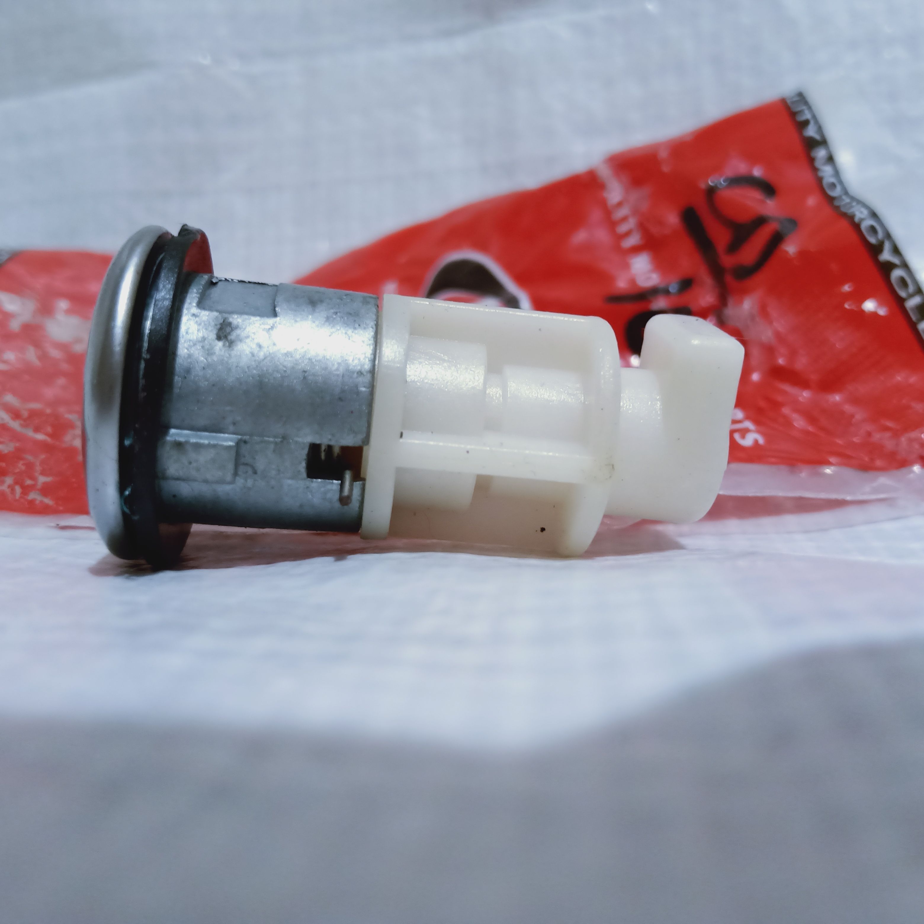 TAPA LOCK FOR HONDA CD100 \ SIDE COVER LOCK FOR HONDA PRIDOR \ CD100 ...