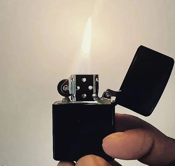 Zipo Black Metal Lighter Refillable – Creative Design & Pocket Friendly ...