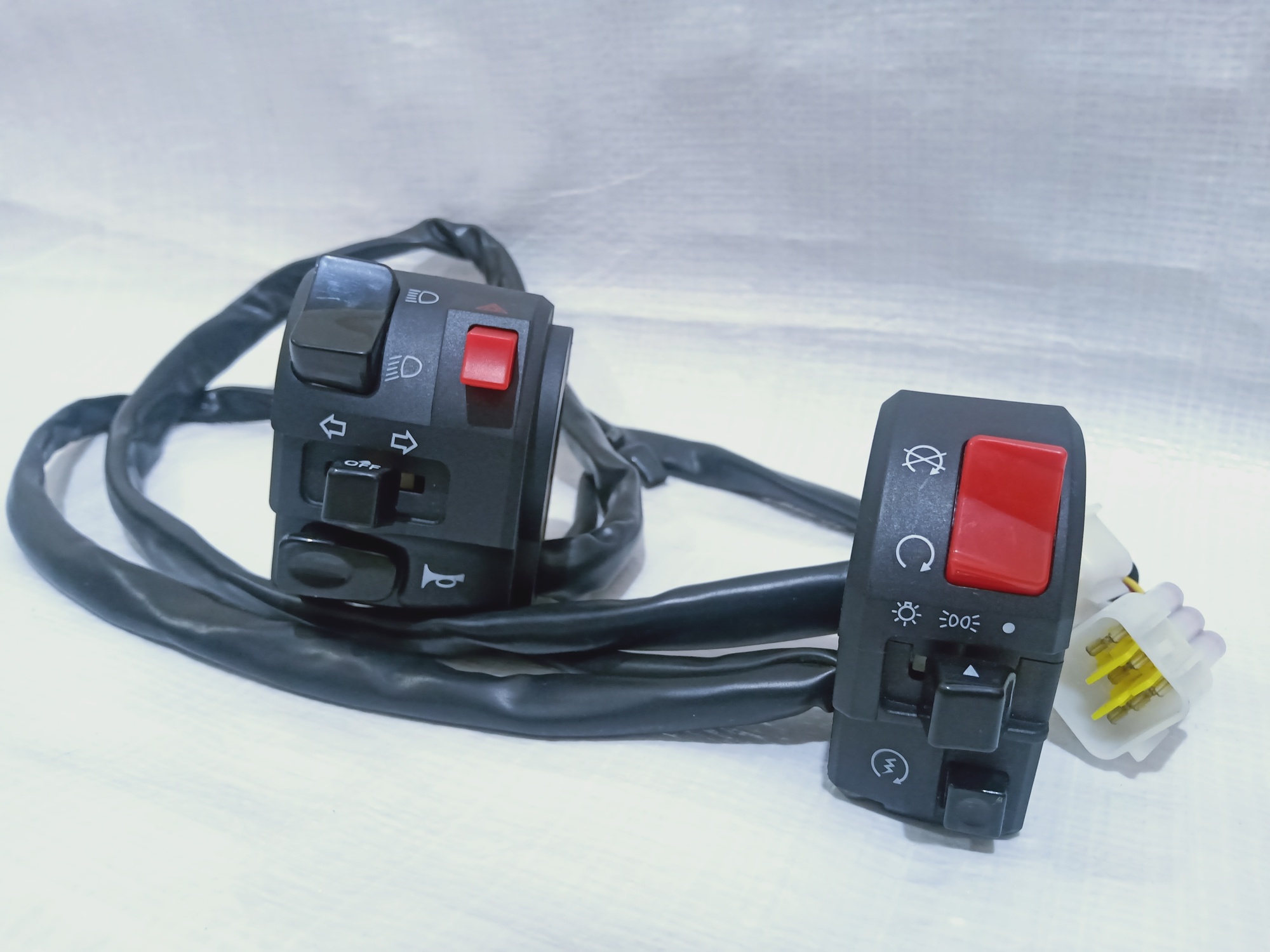 GRIP ASSY SET FOR YAMAHA YBR125-Z-G-DX AND OTHER HEAVY BIKES | Daraz.pk