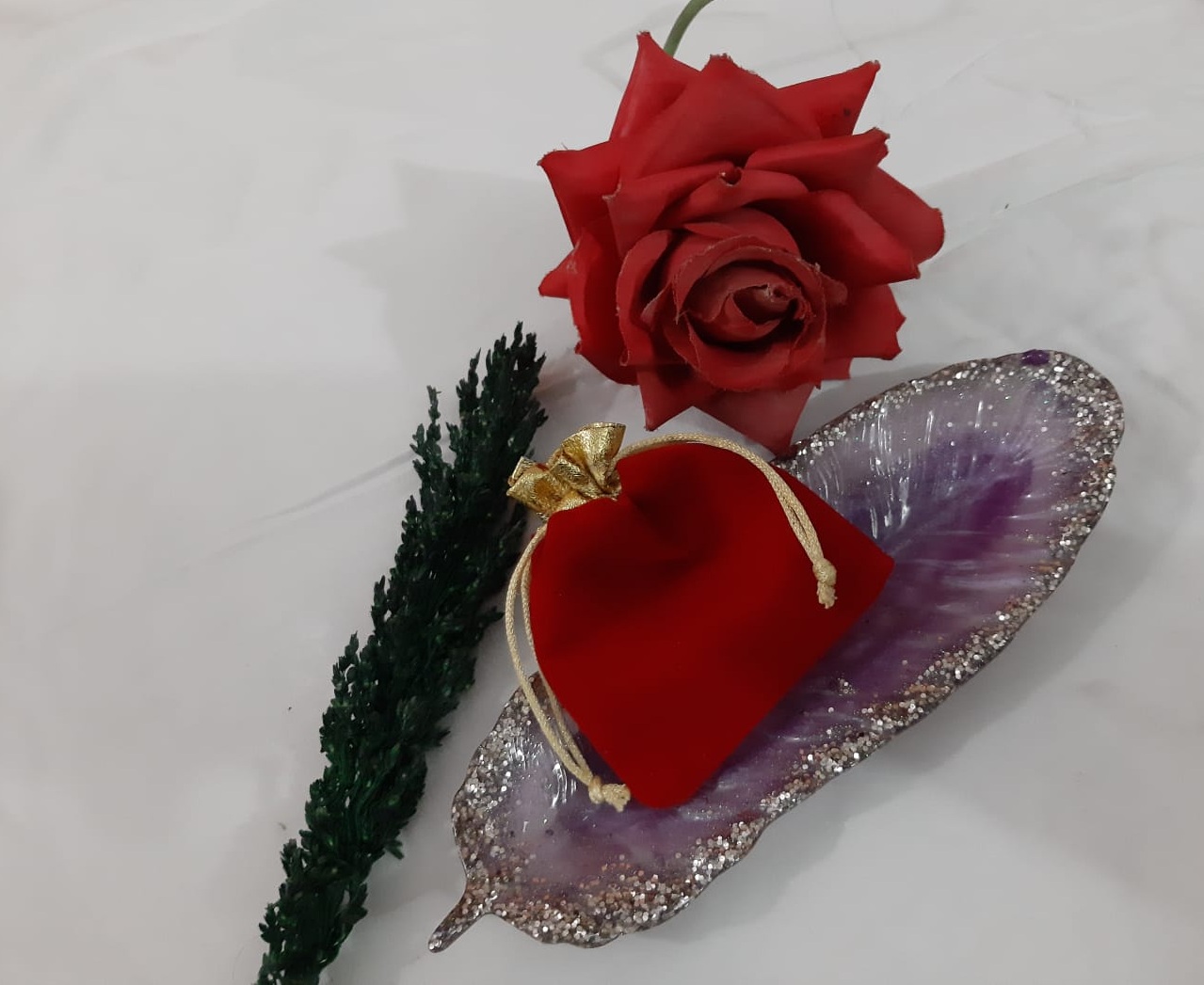 Stylish Red-Golden Velvet Nikkah Pouches – 25 Pcs Packet | Daraz.pk