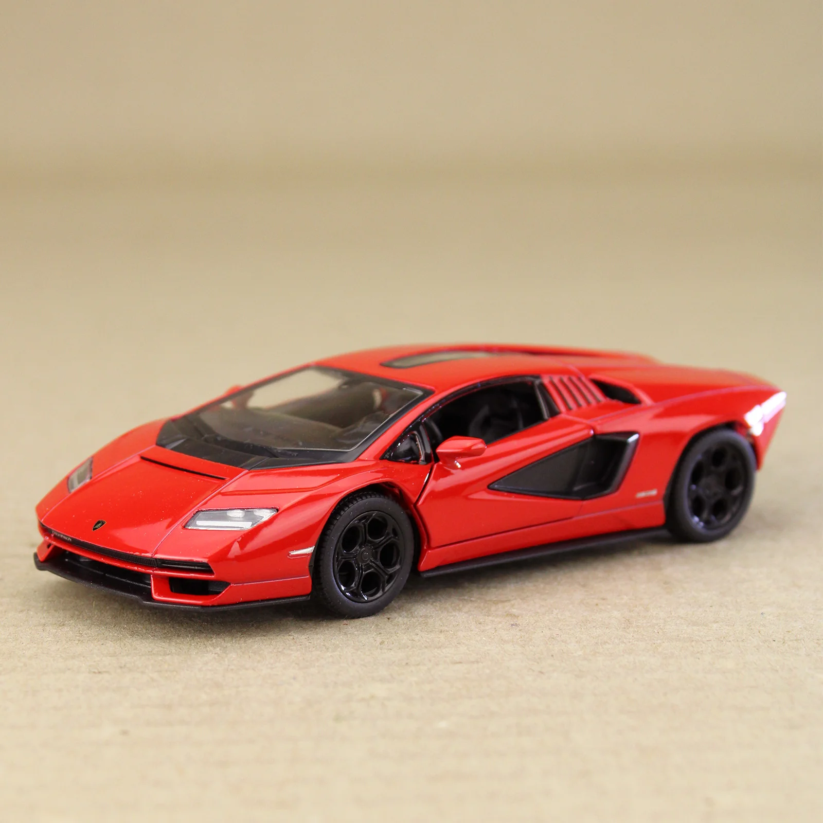Kinsmart Lamborghini Countach LPI 800-4 - 1/38 Scale diecast Model ...
