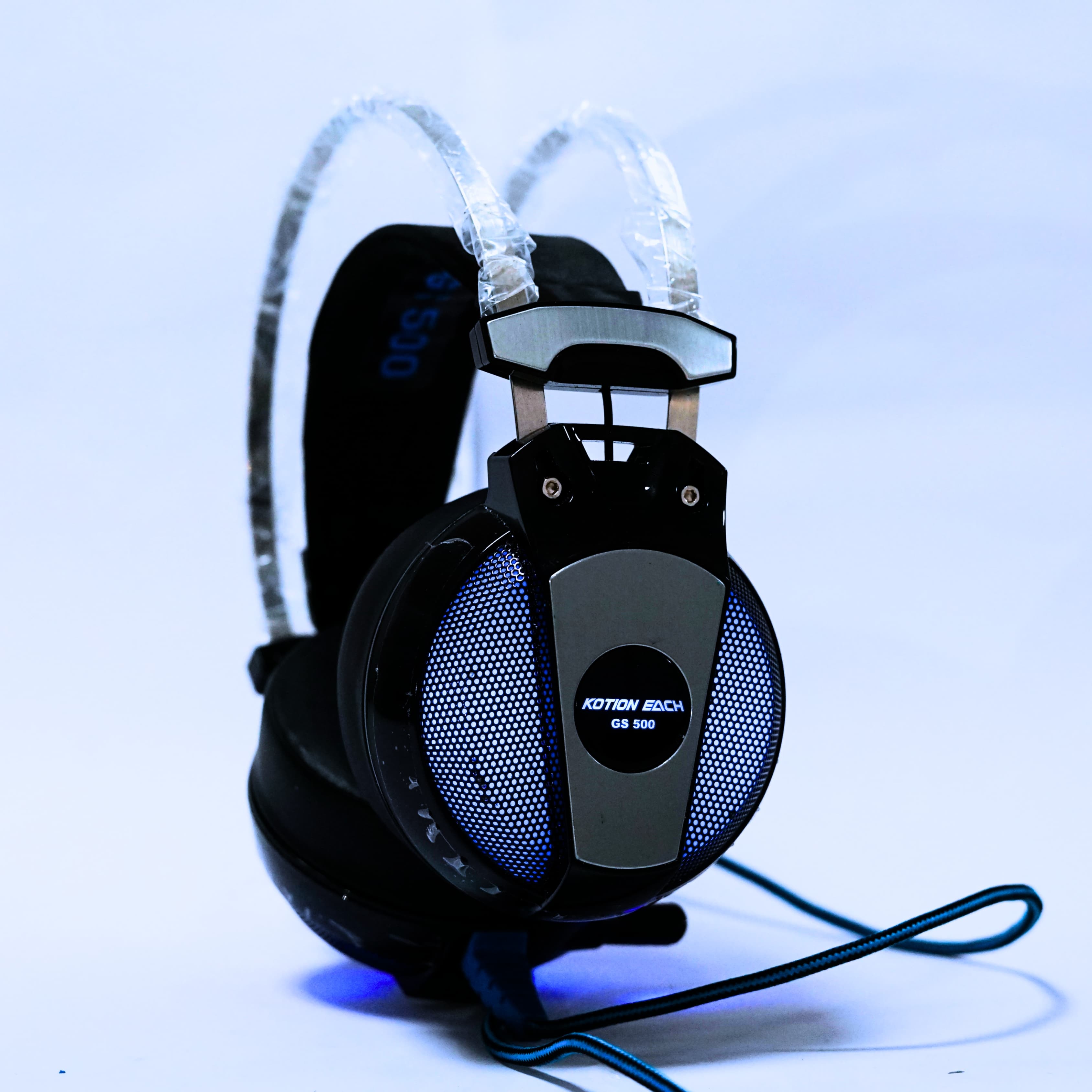 Kotion Each GS-500 Gaming headsets with blue light in speakers. Elegant ...