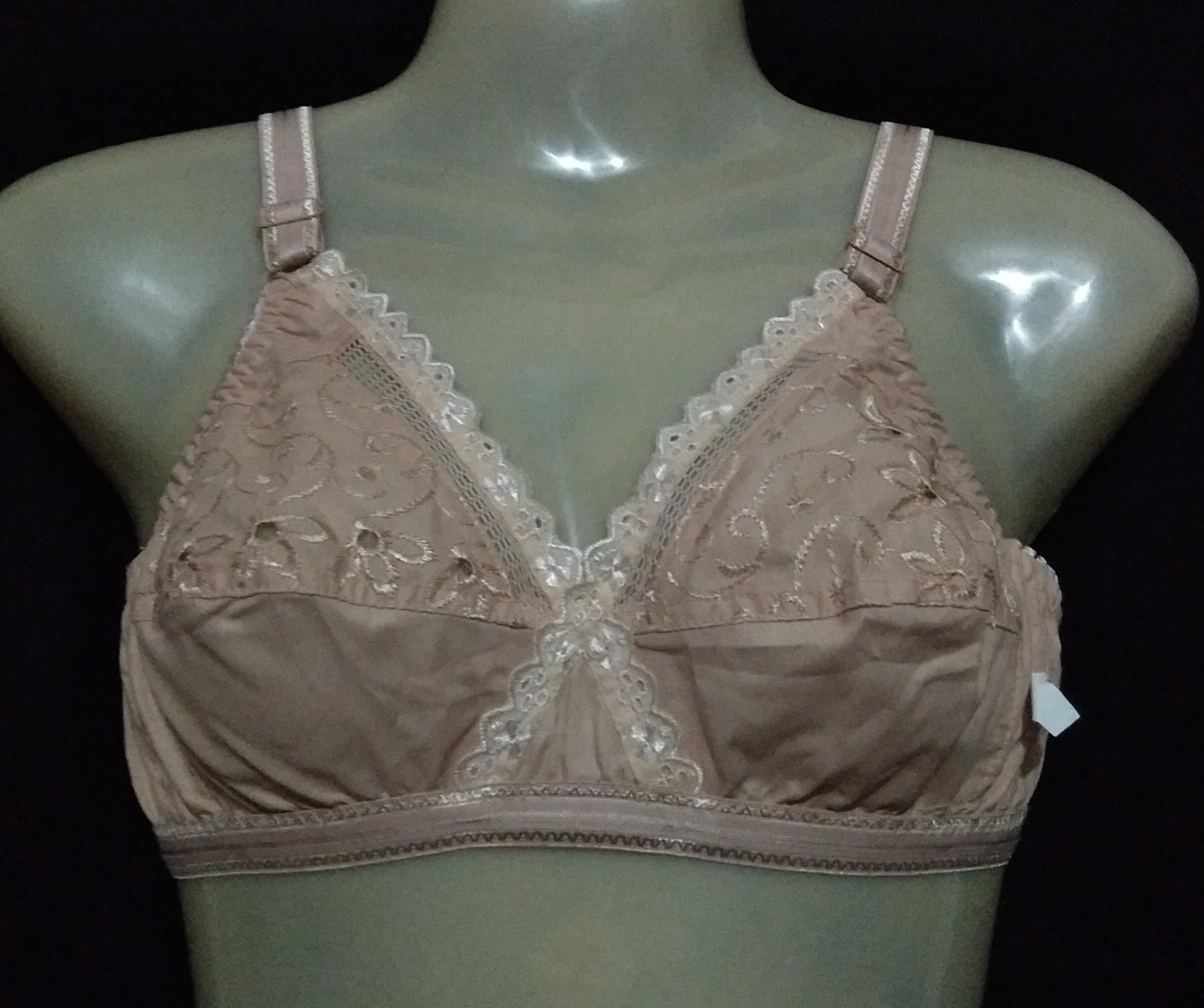 SOFTWEAR'S ALL SEASONS COTTON EMBRIODERED AND SIMPLE BRAS FOR GIRLS ...
