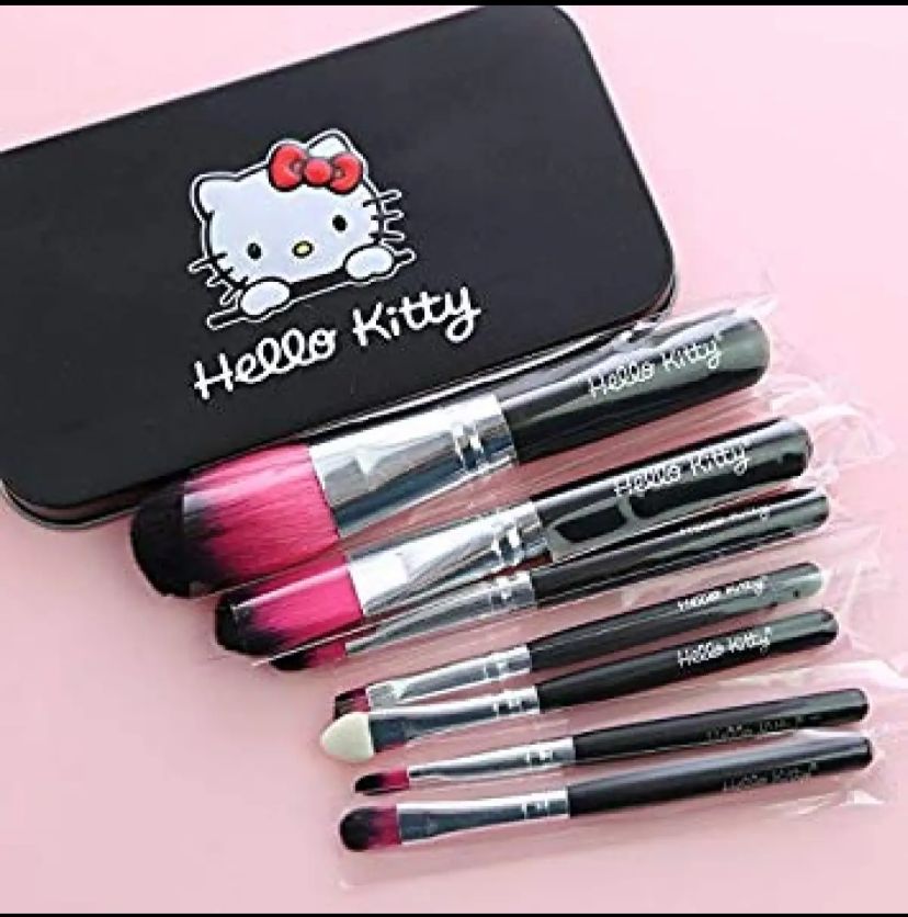 Hello Kitty Brushes Professional Makeup Kit Set 07 Pcs (Black Version ...